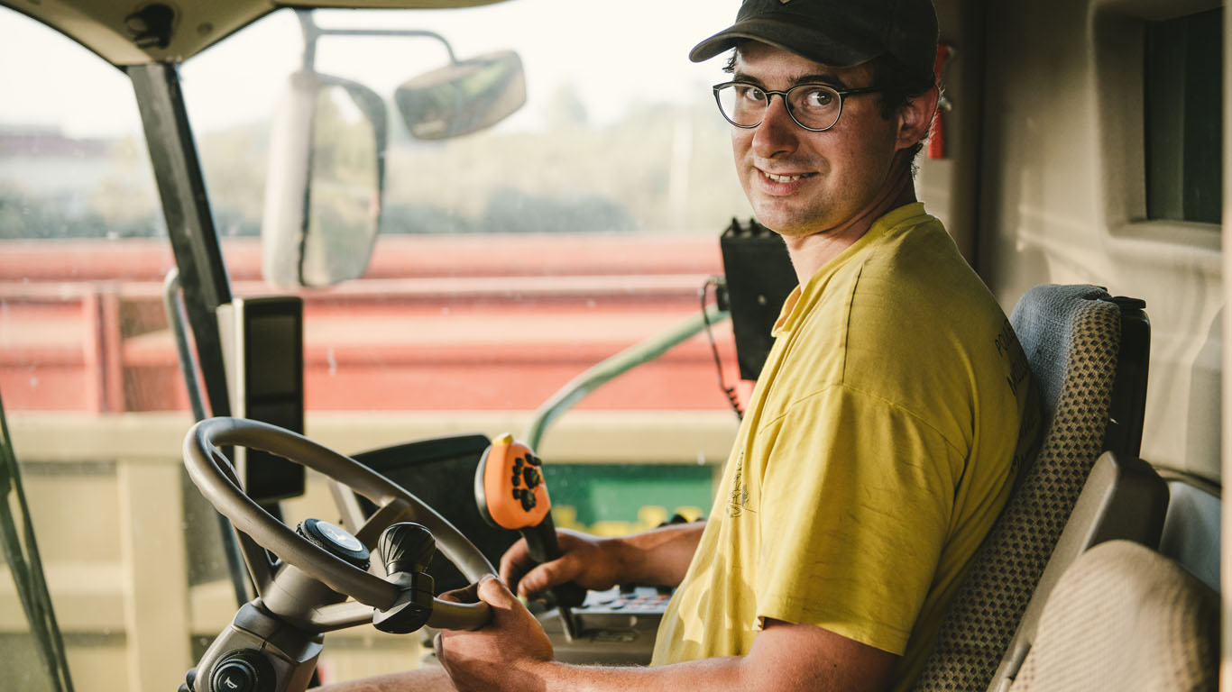 Controlling precision weeding with the Operation Centre - THE FURROW